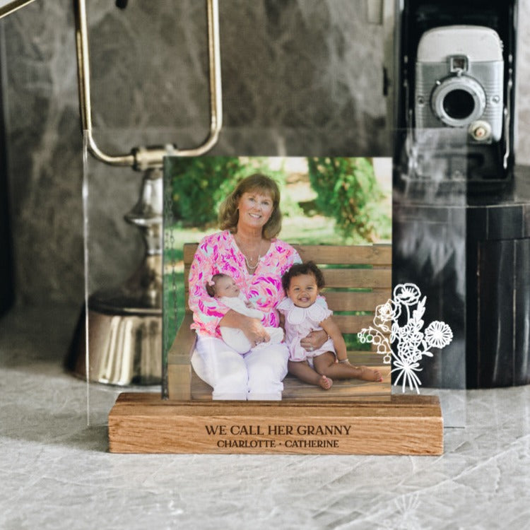 Personalized Floral Birth Month Acrylic & Wood Picture Frame – Grainwell